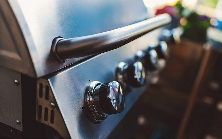Must-Have Home BBQ Equipment: Grill Basket, Tong & More | dubizzle