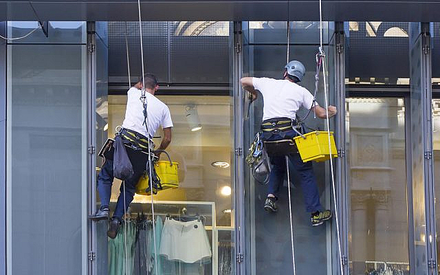 Window Cleaning Services in Dubai: Timings, Contact & More | dubizzle